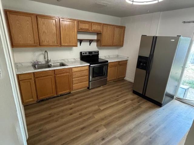 2 Br, 1 bath, Single Family 369 Fairway S