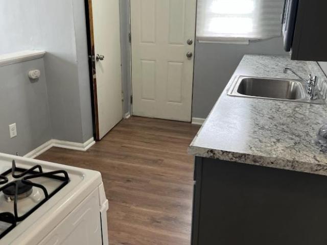 2 Br, 1 bath, Single Family 3777 Lincoln St