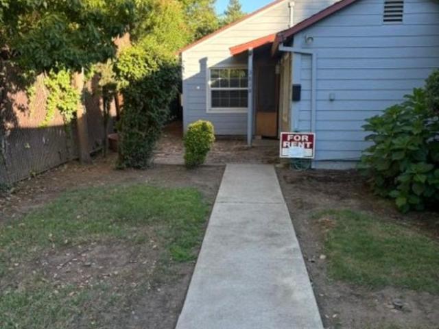 2 Br, 1 bath, Single Family 381 1/2 E 3rd Ave