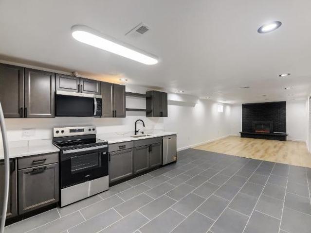2 Br, 1 bath, Single Family 3831 W Rutgers Pl