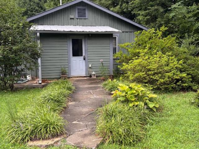 2 Br, 1 bath, Single Family 3837 Old Hendersonville Hwy