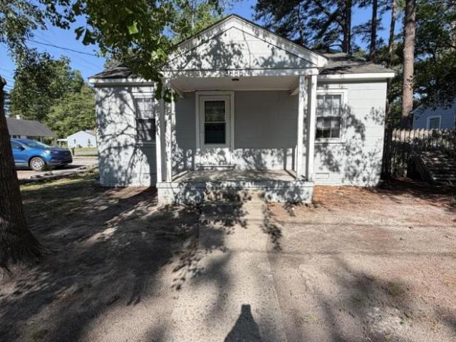 2 Br, 1 bath, Single Family 3885 Mcwhorter St