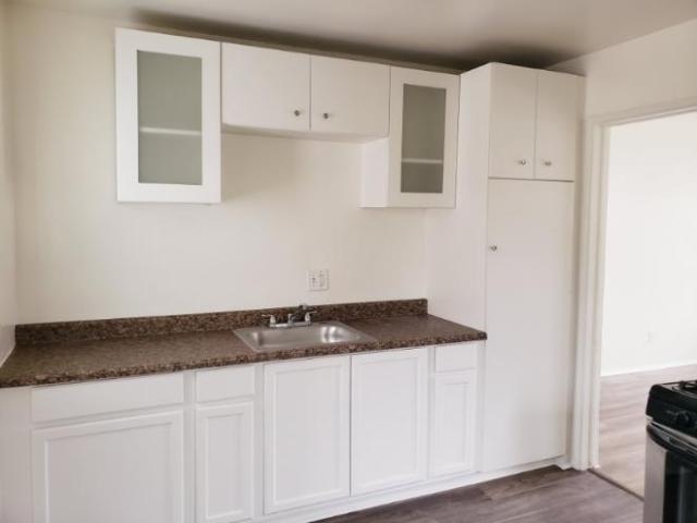 2 Br, 1 bath, Single Family 3886 Superior St