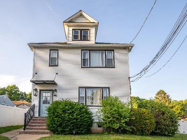 2 Br, 1 bath, Single Family 38 Lionel Street
