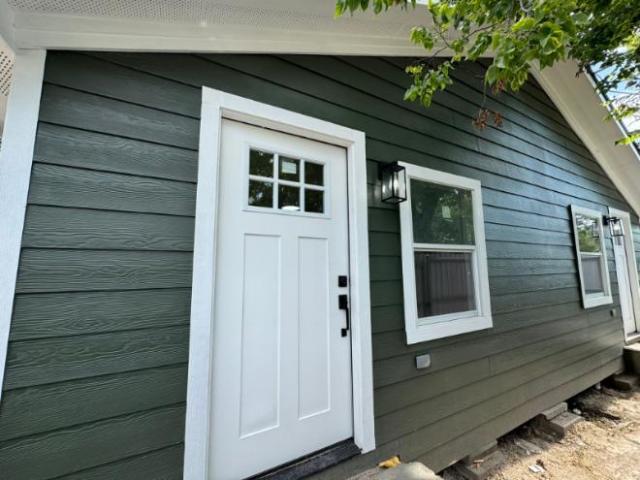 2 Br, 1 bath, Single Family 3919 Elysian St