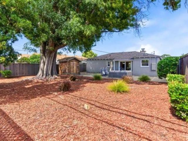2 Br, 1 bath, Single Family 3920 Regan Dr