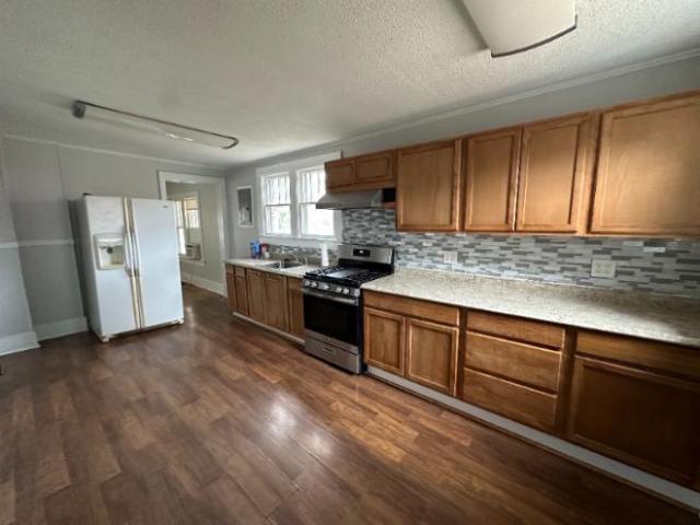 2 Br, 1 bath, Single Family 3923 Carolina Beach Rd