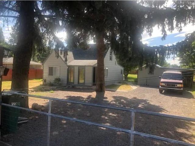 2 Br, 1 bath, Single Family 3928 Crest St