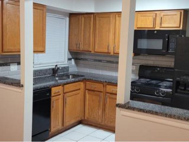 2 Br, 1 bath, Single Family 3001 W Wiswall St