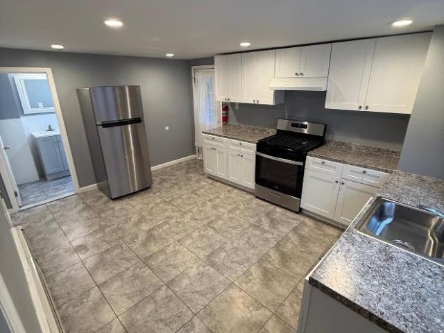 2 Br, 1 bath, Single Family 300 Block Townsend St Unit 1
