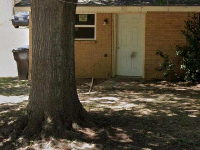 2 Br, 1 bath, Single Family 301 E Arden Dr
