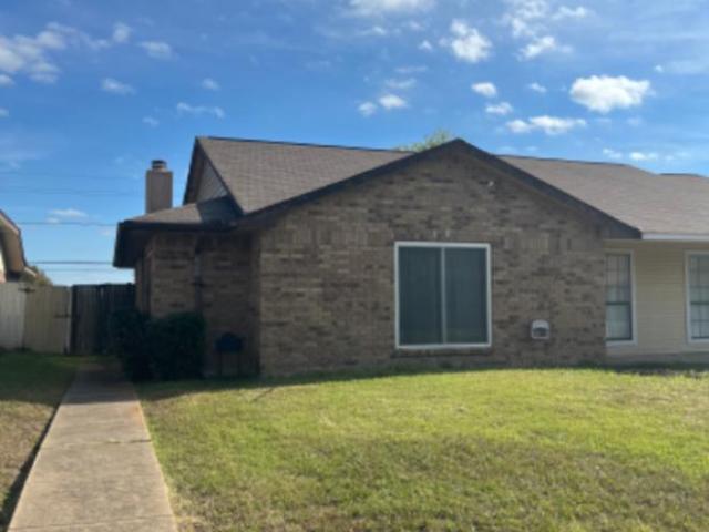 2 Br, 1 bath, Single Family 3023 Oak Ridge Pl