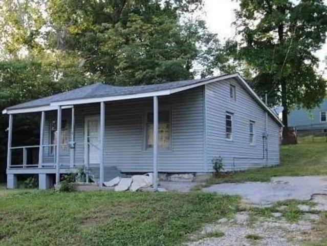 2 Br, 1 bath, Single Family 3024 Glenwood Ave