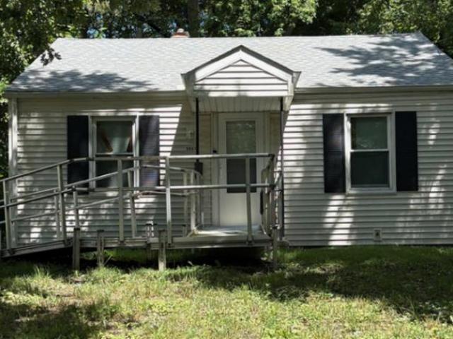 2 Br, 1 bath, Single Family 3031 W Wiswall St