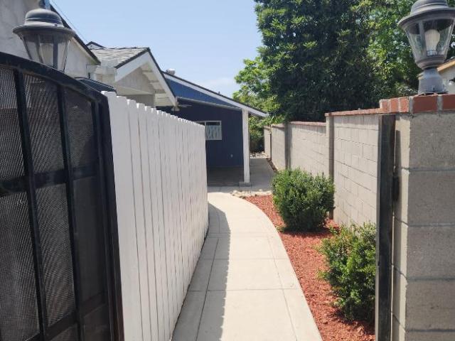2 Br, 1 bath, Single Family 3038 Washington St