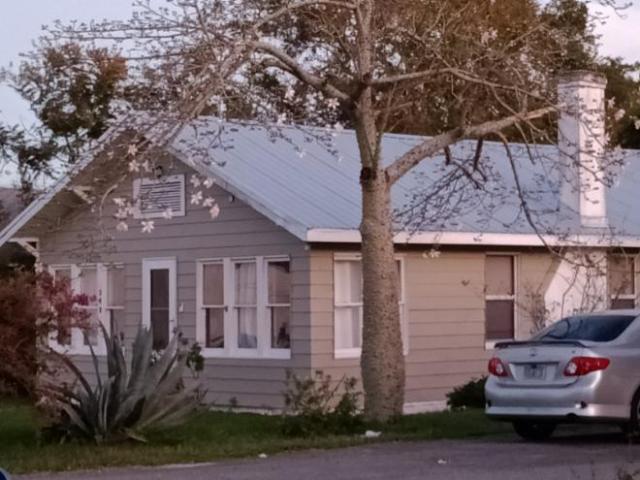 2 Br, 1 bath, Single Family 308 W Smith Ave