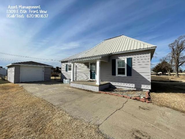 2 Br, 1 bath, Single Family 309 E 15th