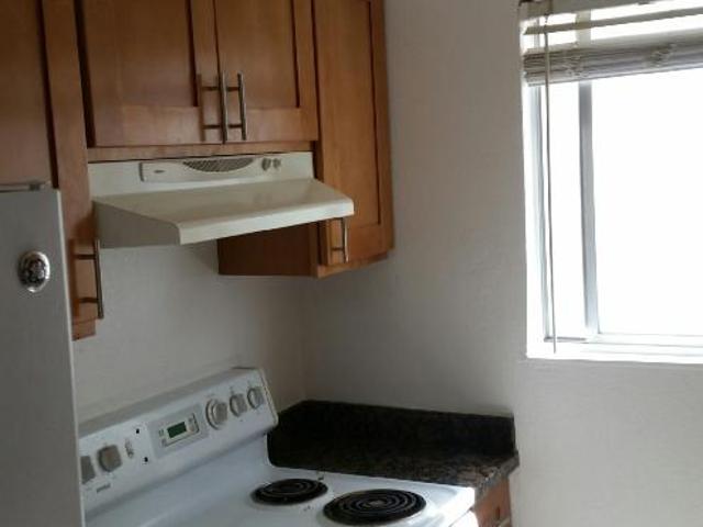 2 Br, 1 bath, Single Family 3118 College Avenue