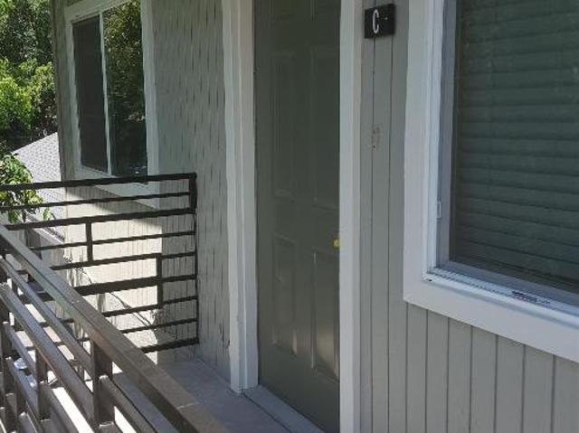 2 Br, 1 bath, Single Family 3118 College Avenue
