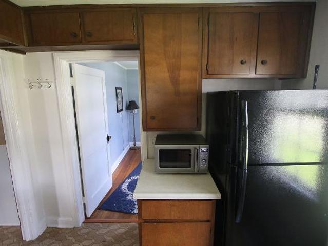 2 Br, 1 bath, Single Family 311 E 58th St