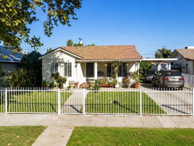 2 Br, 1 bath, Single Family 3155 E Montecito Ave