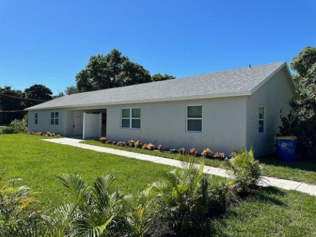 2 Br, 1 bath, Single Family 3166 Southeast Garden Street