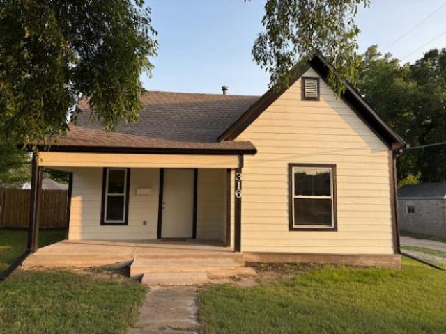 2 Br, 1 bath, Single Family 316 Ne 10th Street