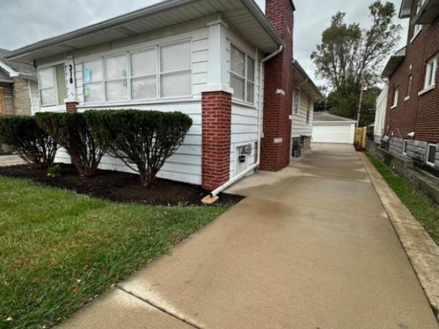 2 Br, 1 bath, Single Family 318 157th St