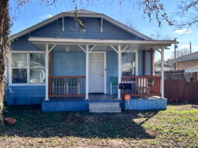 2 Br, 1 bath, Single Family 319 West Kenedy Ave