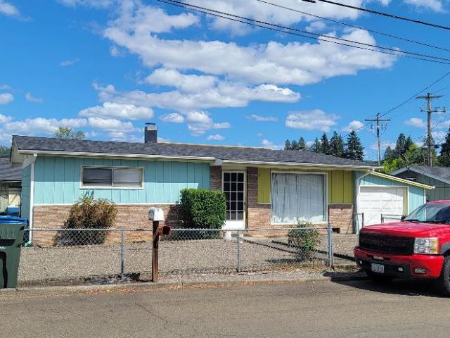 2 Br, 1 bath, Single Family 319 SE Rose St