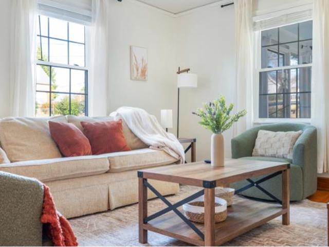 2 Br, 1 bath, Single Family 3204 Richmond Street