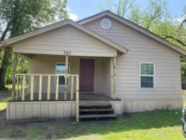 2 Br, 1 bath, Single Family 321 West Redbud Street