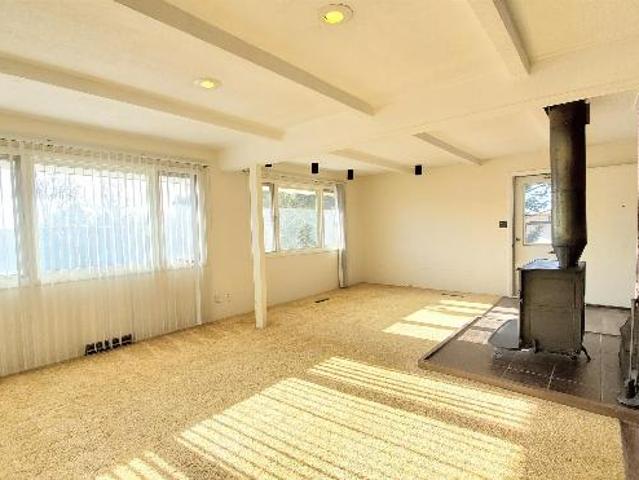 2 Br, 1 bath, Single Family 3225 11th Avenue South