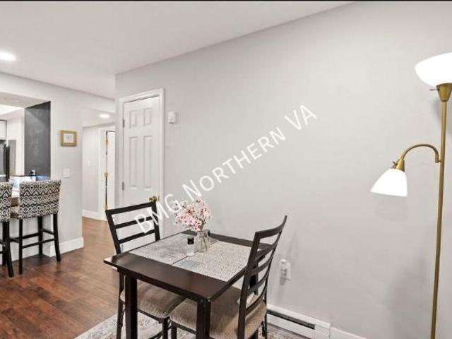 2 Br, 1 bath, Single Family 3245 Rio Dr
