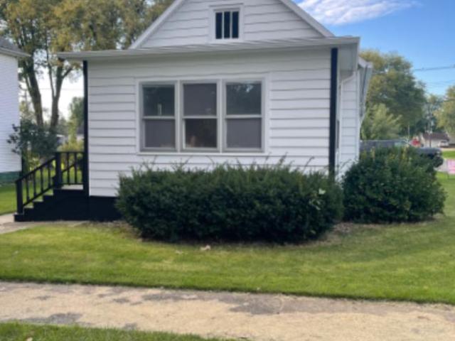 2 Br, 1 bath, Single Family 324 Hack