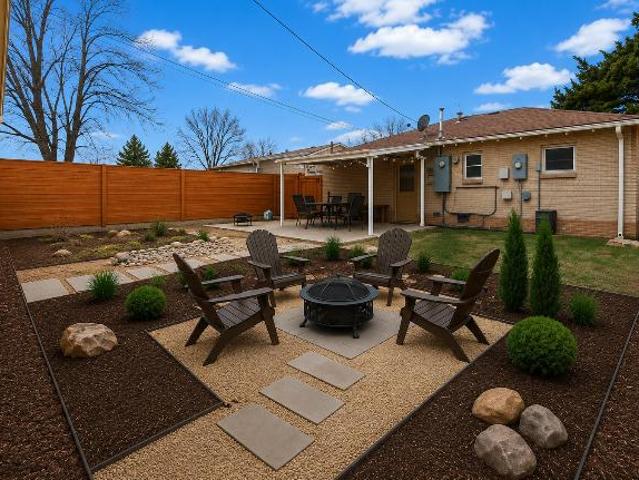 2 Br, 1 bath, Single Family 3266 Holly St