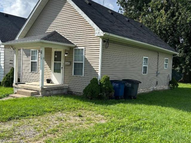 2 Br, 1 bath, Single Family 326 W Florence Ave