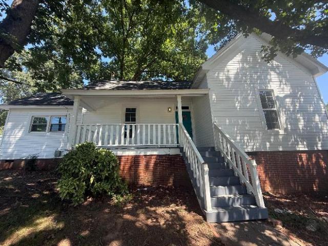 2 Br, 1 bath, Single Family 330 N Depot St