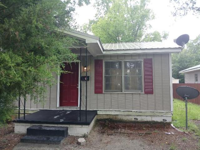 2 Br, 1 bath, Single Family 3320 Napier Avenue