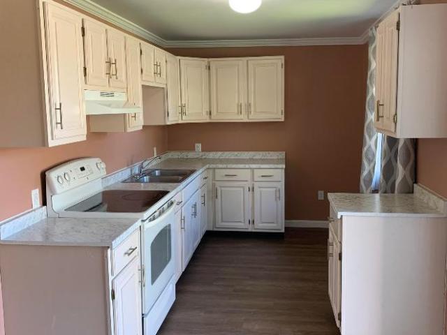 2 Br, 1 bath, Single Family 334 S Duke St
