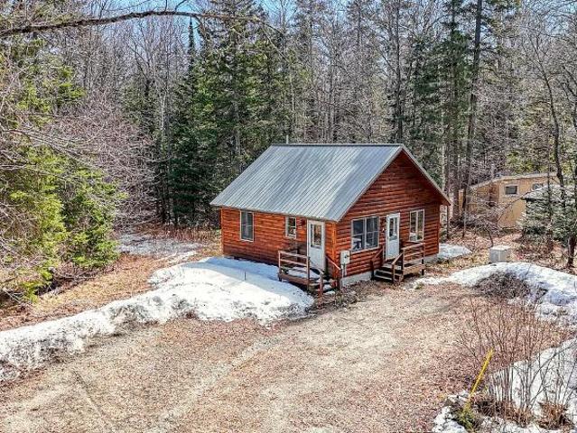 2 Br, 1 bath, Single Family 33 Hobbs Rd