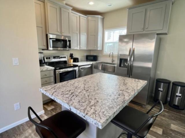 2 Br, 1 bath, Single Family 4412 Sloat Road
