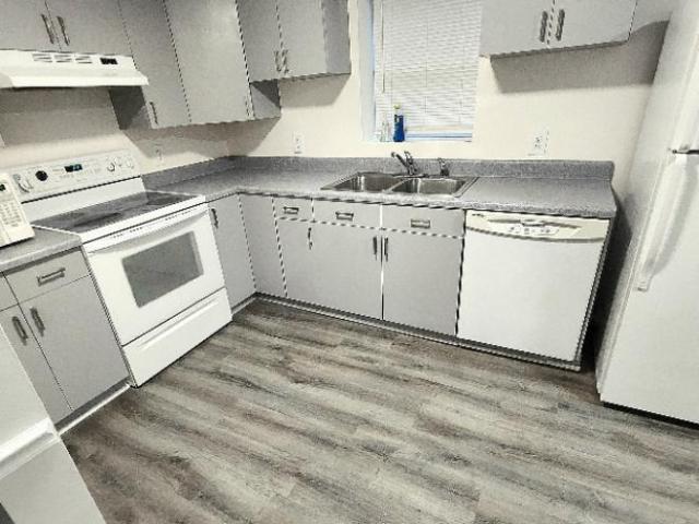 2 Br, 1 bath, Single Family 44 Wayside Dr Sw
