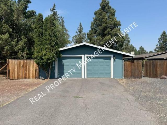 2 Br, 1 bath, Single Family 454 NE Thurston Avenue
