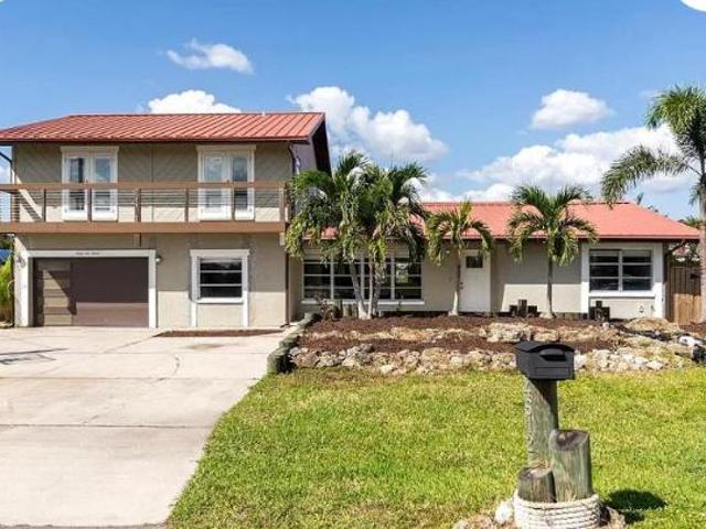 2 Br, 1 bath, Single Family 4612 7th St Ct E
