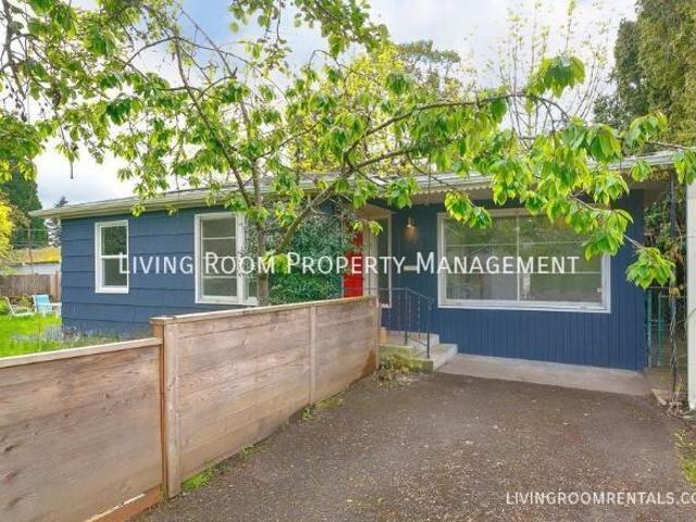 2 Br, 1 bath, Single Family 4642 NE Emerson St