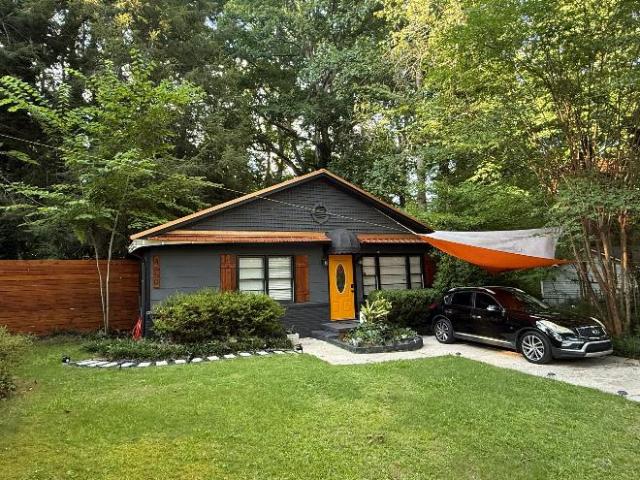 2 Br, 1 bath, Single Family 4650 Ridge Dr