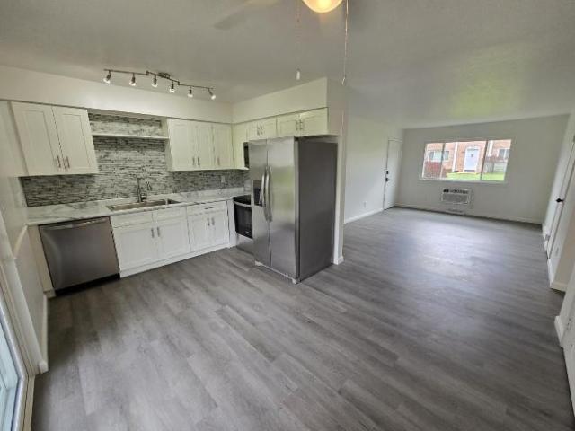2 Br, 1 bath, Single Family 4709 Fishcreek Road