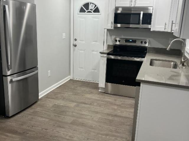 2 Br, 1 bath, Single Family 4718 Rolling Hill Dr