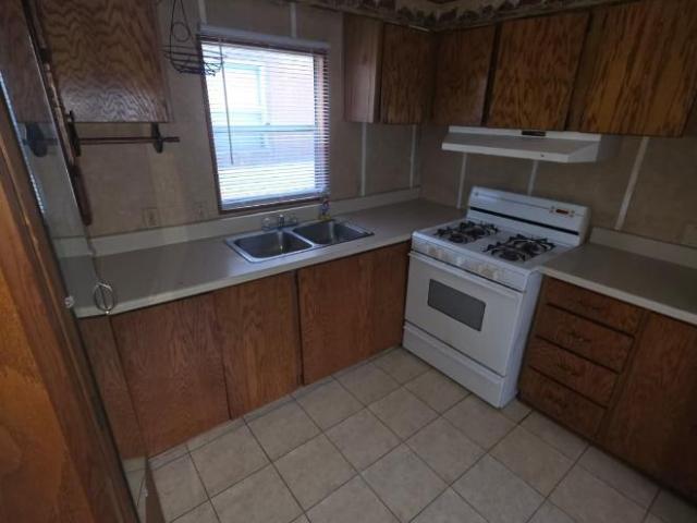 2 Br, 1 bath, Single Family 4753 Marshall Court